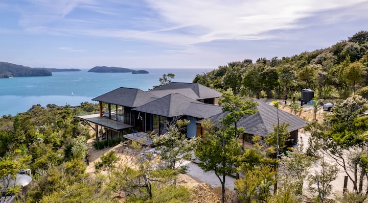 Tasman Bayview Retreat – Sea & Mountain Views - Kaiteriteri