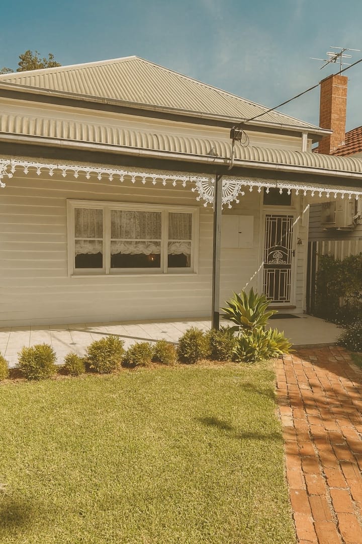 The Vintage Cottage - Irymple - Mildura