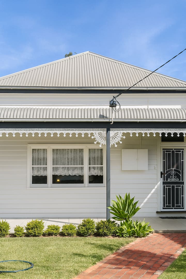 The Vintage Cottage - Sleeps 4 - Irymple - Mildura