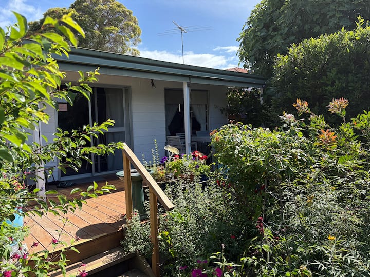 Delightful Self Contained Cottage - Bayside City