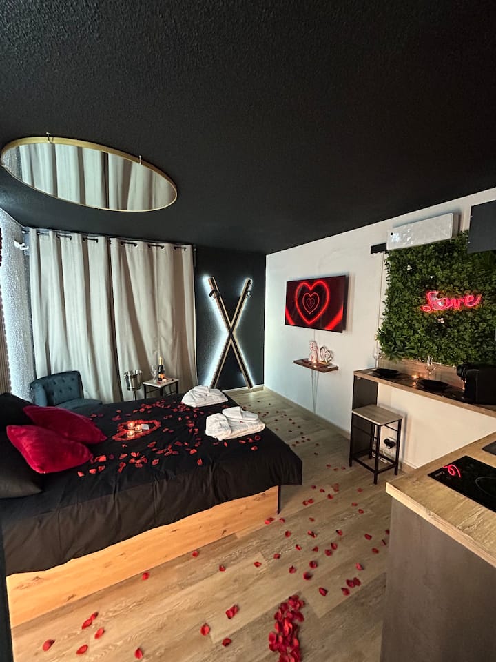 Chambre Ambiancé, Chambre Romantique Du Cap - Marseillan