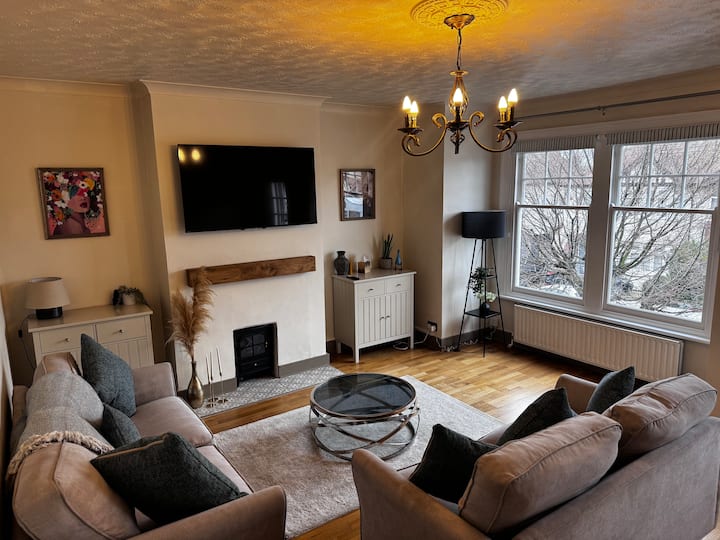 Elegantly Renovated 2 Bedroom Flat. - Herne Bay