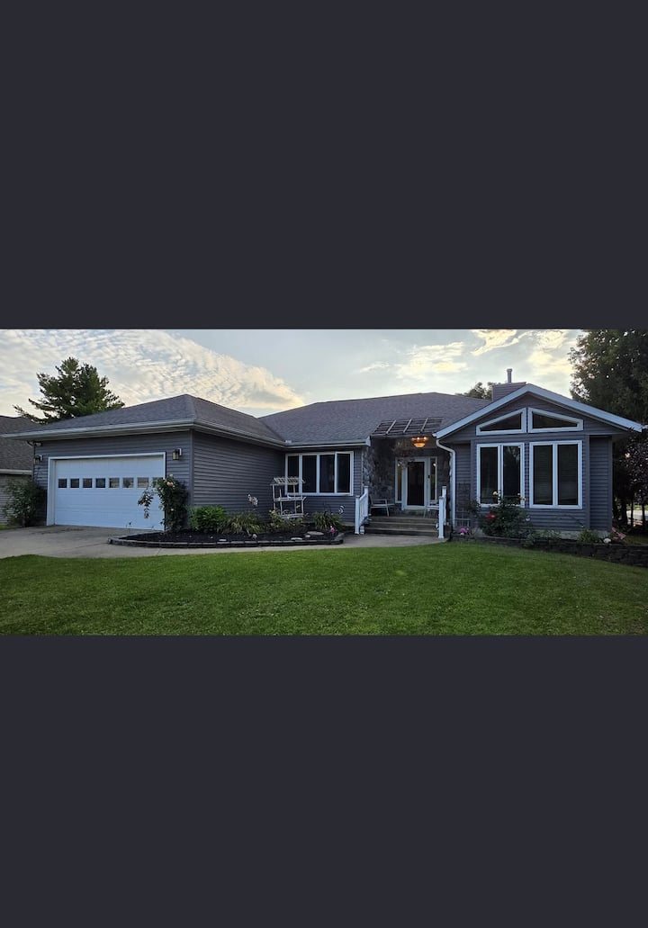Coldwater Lake Retreat - Rose Lake, Coldwater