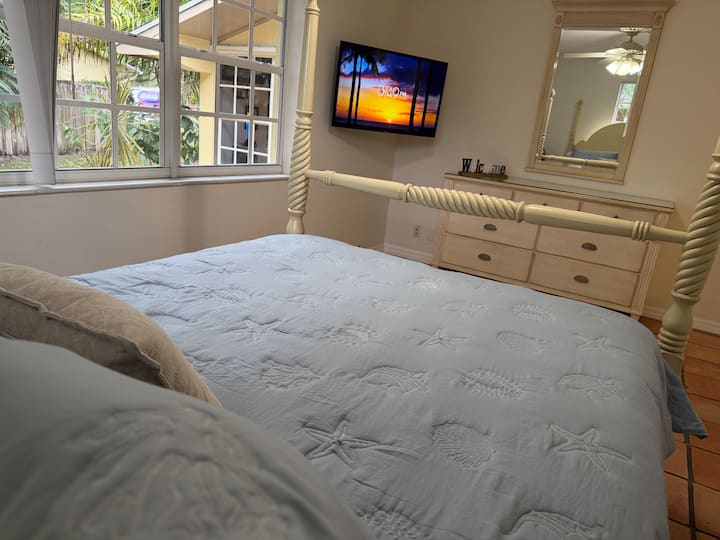 Tiki Beach House - Delray Beach, FL