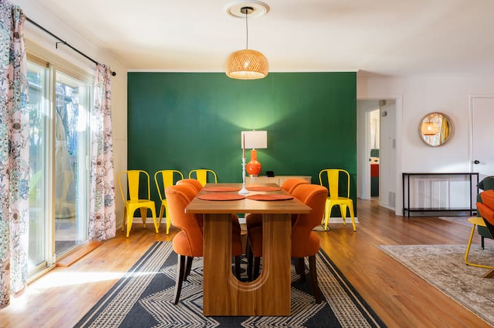 Upscale Comfort & Class With Private Pool & Yard - Covington, GA