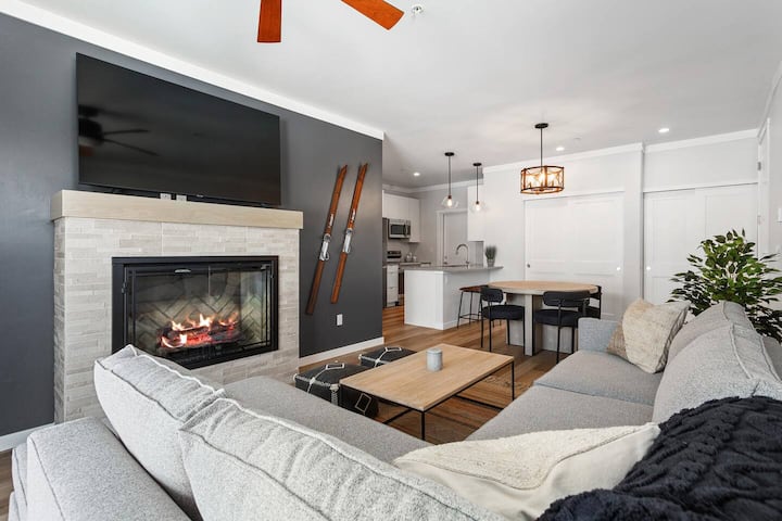 New! / Hottub / Fireplace /Walk To Wp Lift Ski Bus - Fraser, CO