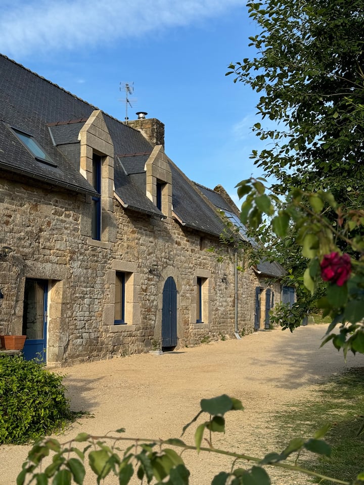Longère Rénovée Et Logement Insolite - Brittany