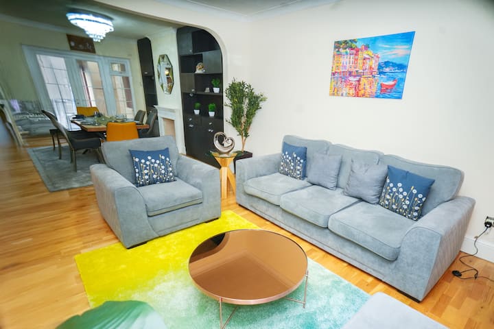 The London Landing | 4br Heathrow | Free Parking - Hayes