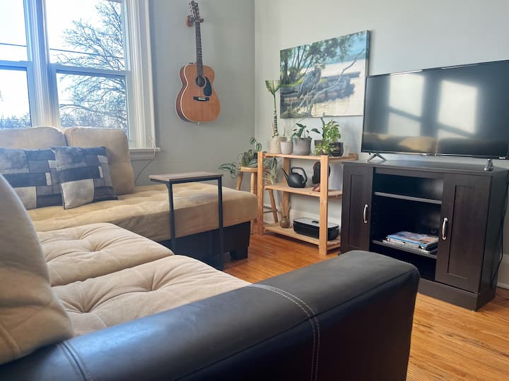 Prime Location Near Hospital | Entire Upper Apt. - Belleville, Ontàrio, Canadà