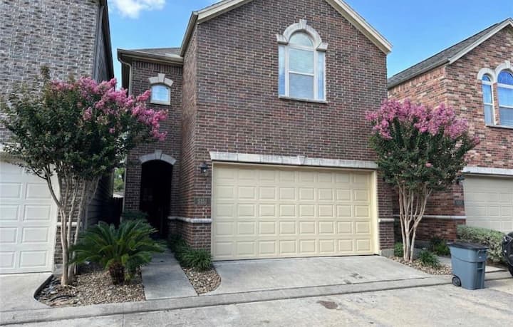 Houston Oasis! - Houston, TX