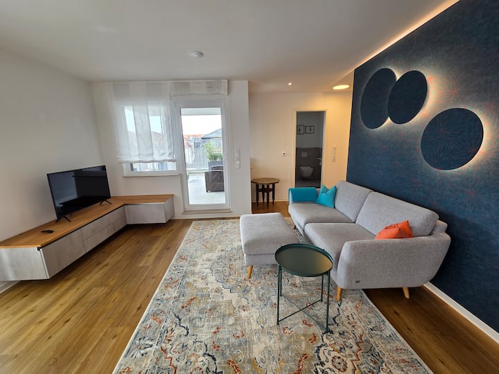 Stilvolle Dachgeschosswohnung Mit Großer Terrasse - Dresden