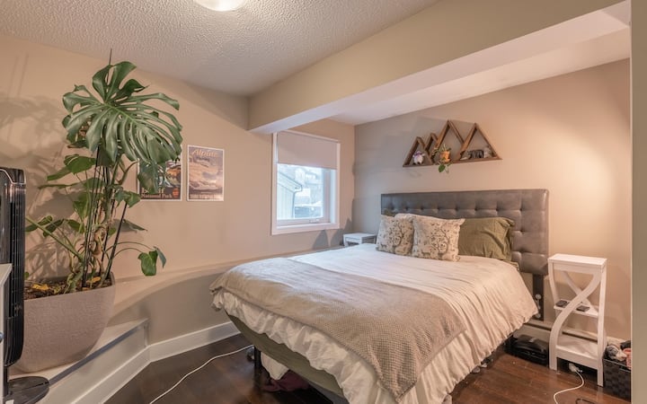 Deluxe Family Suite 1-bedroom House In Yellowknife - Yellowknife