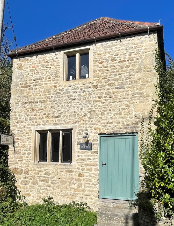 The Old Cider House, Central Batcombe Location - Bruton