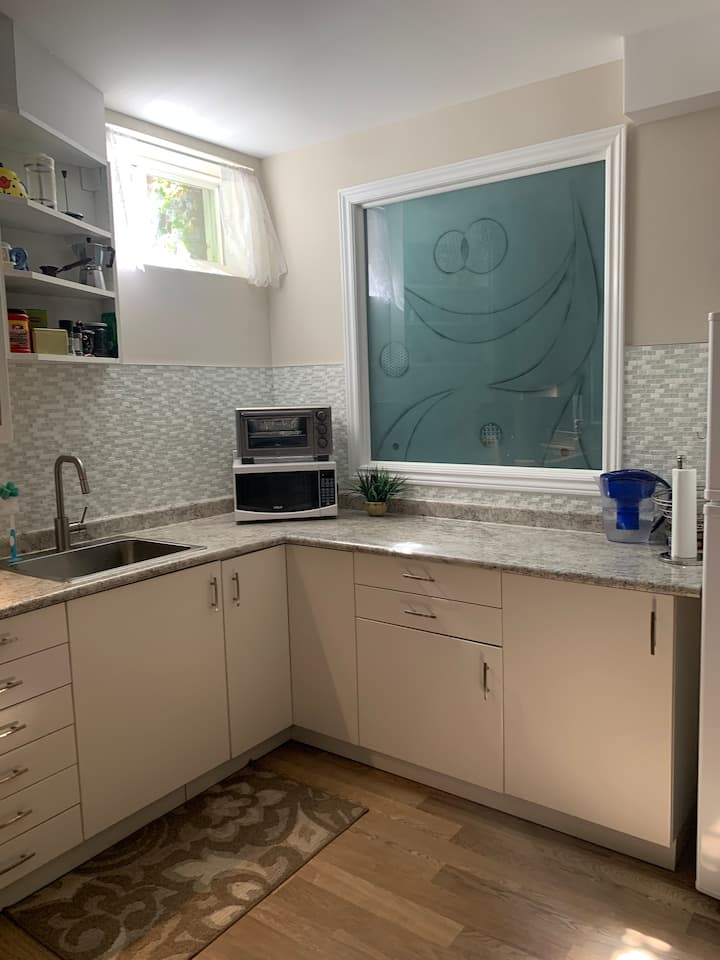 Entire Suite In The Middle Of All - Vaughan
