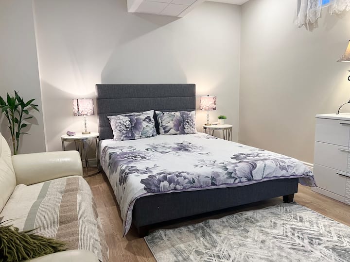 Entire Suite In The Middle Of All - Vaughan