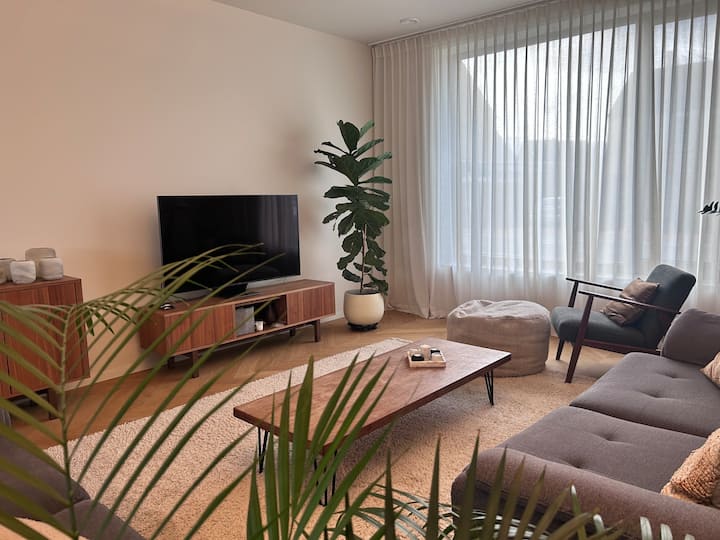 Moderne Woning Vlakbij De Ingang Van Tml. - Boom