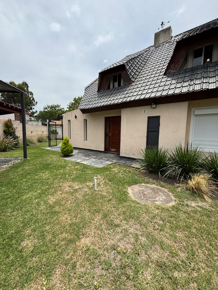 Refugio Familiar: Jardín, Parrilla Y Cerca Del Mar - Uruguay