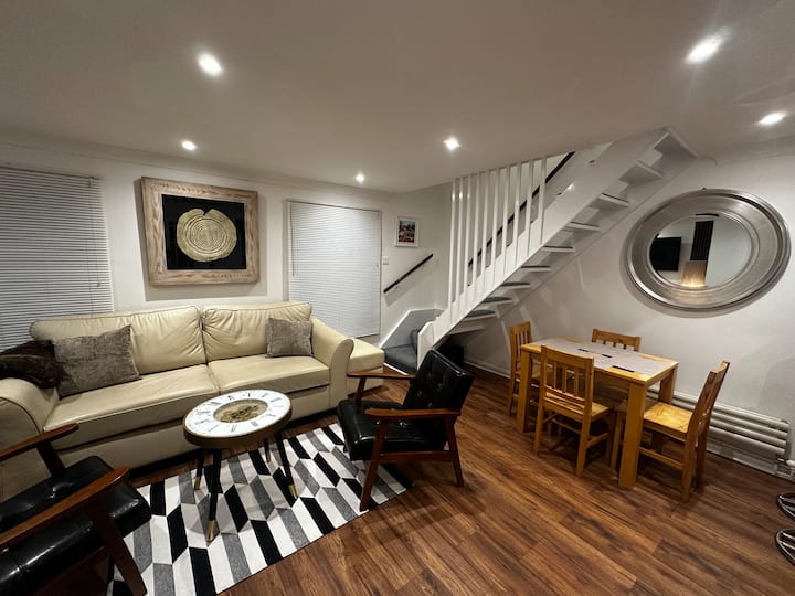 2 Bed Flat In Old Portsmouth - Hayling Island