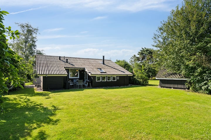 Hyggeligt Sommerhus I Hasmark - Denmark