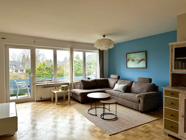 Cozy Apartment With Balcony And Garden View - Norderstedt