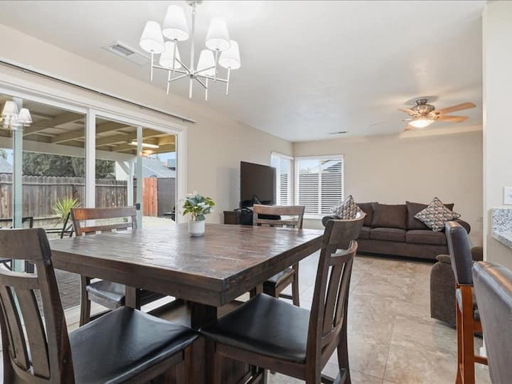 Casa Cortez C Near Sequoia And Kings Canyon Parks - Visalia, CA