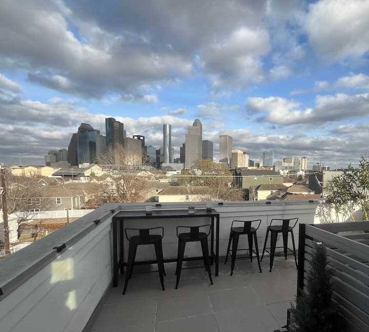 Entire 3br Home • Rooftop Skyline + Private Garage - Bellaire, TX