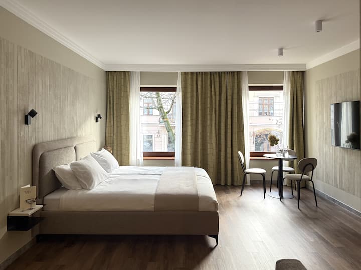 L11a-a6 | Stare Podgórze | King Bed | Home Office - Krakow