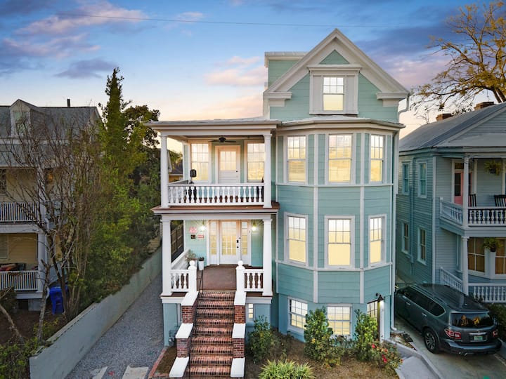Newly Renovated 4br 2ba Walk To King Street - United States