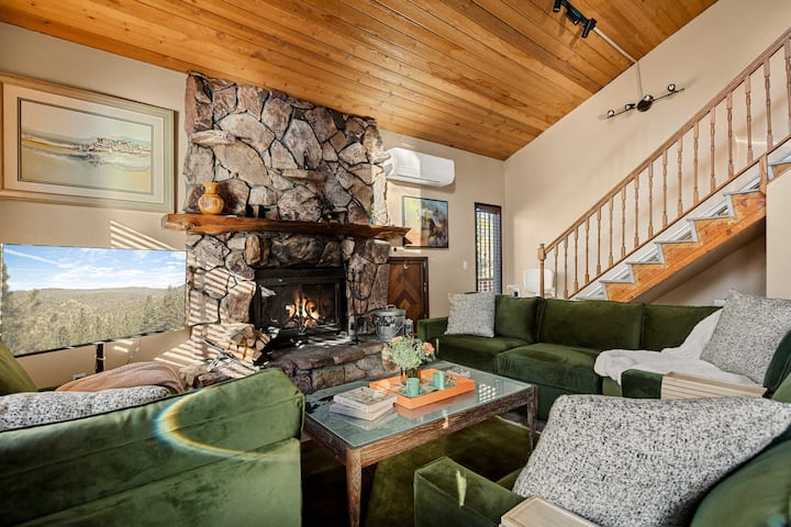 Maple Lane W/ Hot Tub & Ev Charger, Pet Friendly - Big Bear, CA