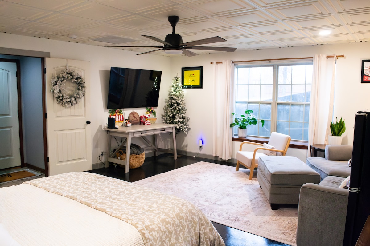 Kerbside Den - Suite privada en el sótano - Suites con entrada ...