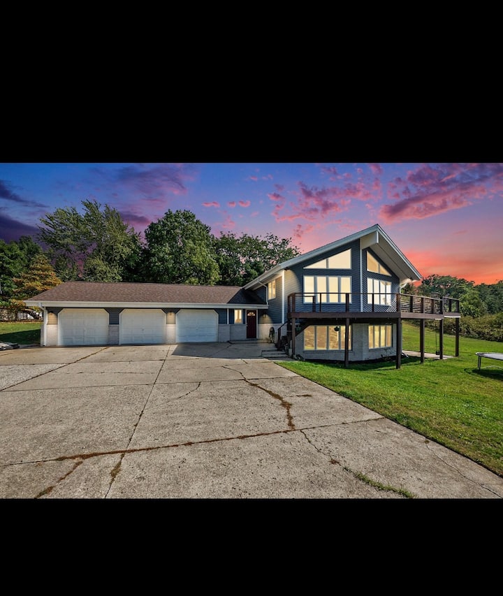 Golf Lovers Retreat - Hesperia, MI