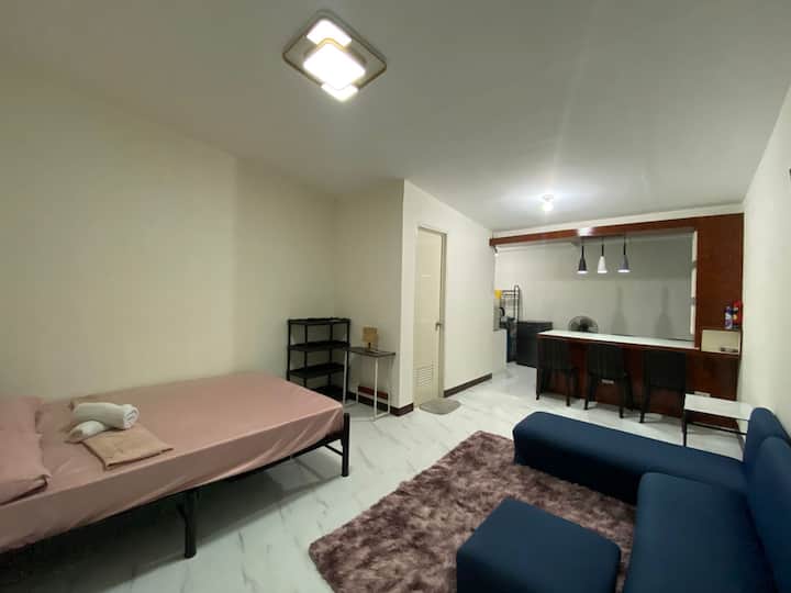 Budget Cozy Home Near Lian Beaches | Aircon - Lian