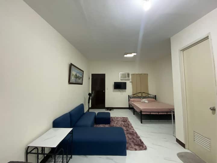 Budget Cozy Home Near Lian Beaches | Aircon - Tuy