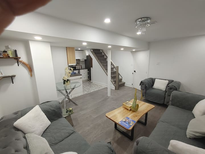 One Bedroom One Bathroom Detached House Basement - Ajax