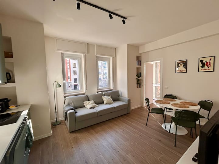 Casa Moderna E Luminosa A 20 Min Dal Duomo - Milaan
