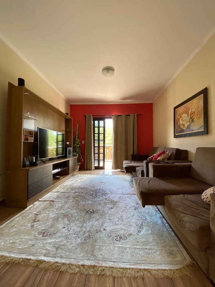 Casa Com Vista Para Natureza 
Próximo Ao Centro - Campos do Jordão