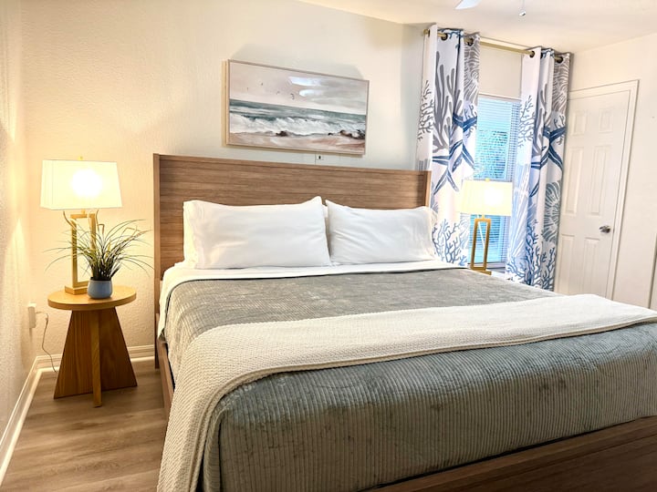 The Seaside Nest - Englewood