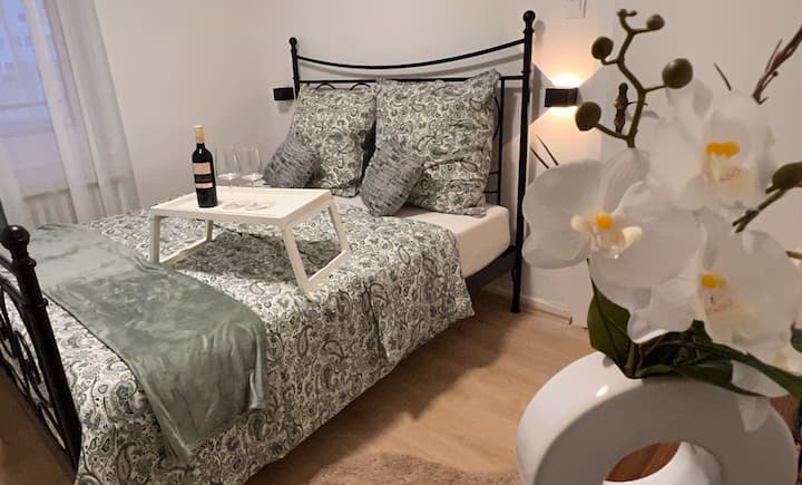 Cozy Avocado Room In Düsseldorf | Warmstay - Düsseldorf