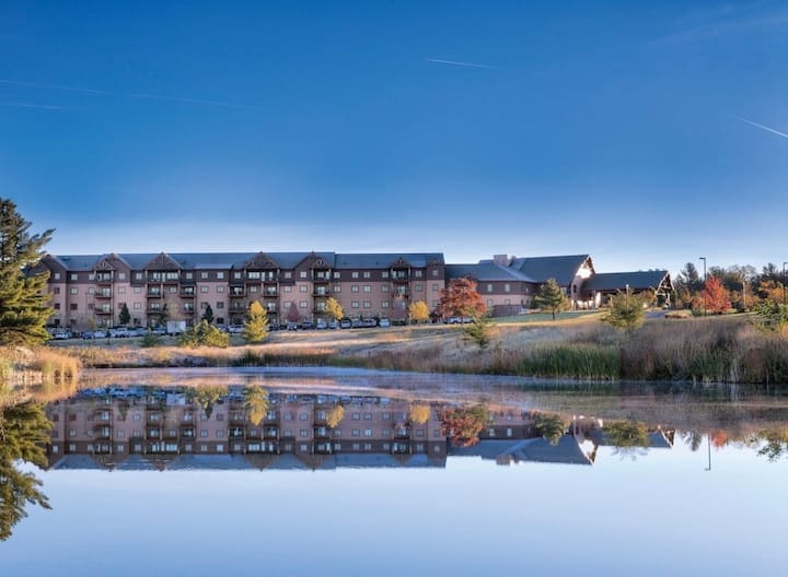 4bd/4ba Presidential At Glacier Canyon - Baraboo, WI