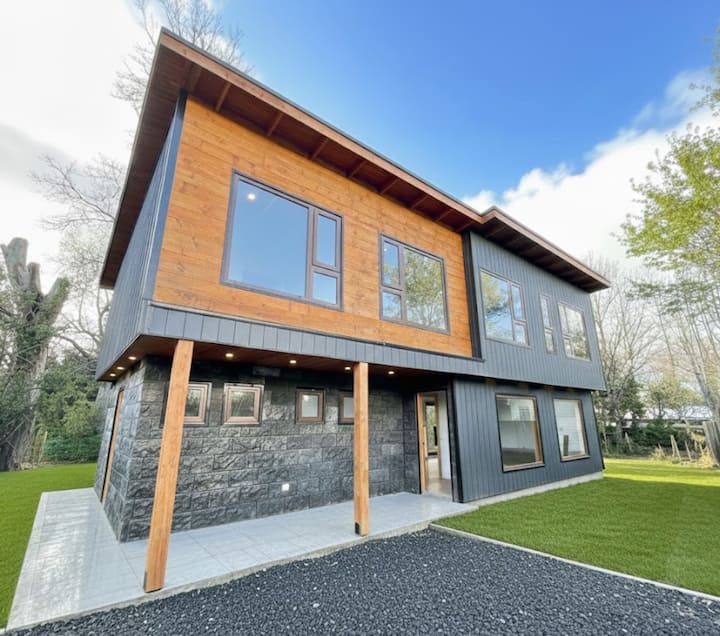 Gran Casa En Condominio A 5 Minutos Del Centro - Pucón