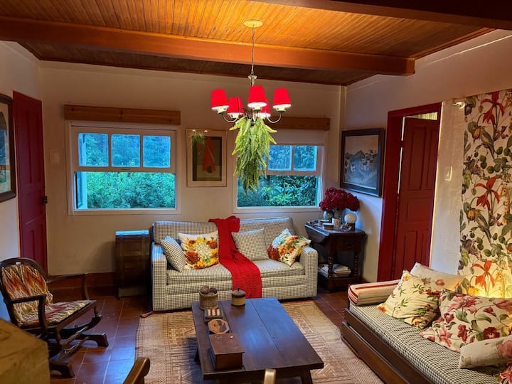 Mury, Suite, 1 Quarto Familiar 1quarto De Solteiro - Nova Friburgo