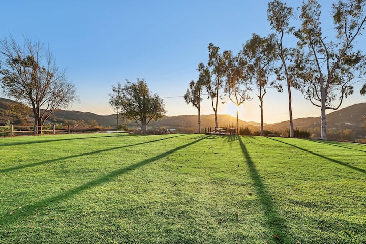 Event Space Tucked Into The Escondido Countryside. - Valley Center, CA