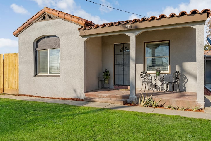 Cozy Home Away From Home - Hanford, CA