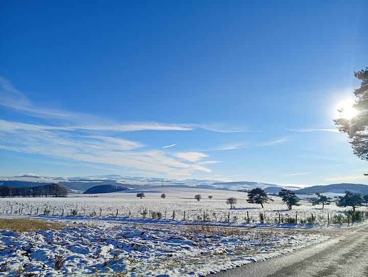 Au Pays De La Randonnée, Des Lacs, Des Volcans. - La Tour-d'Auvergne