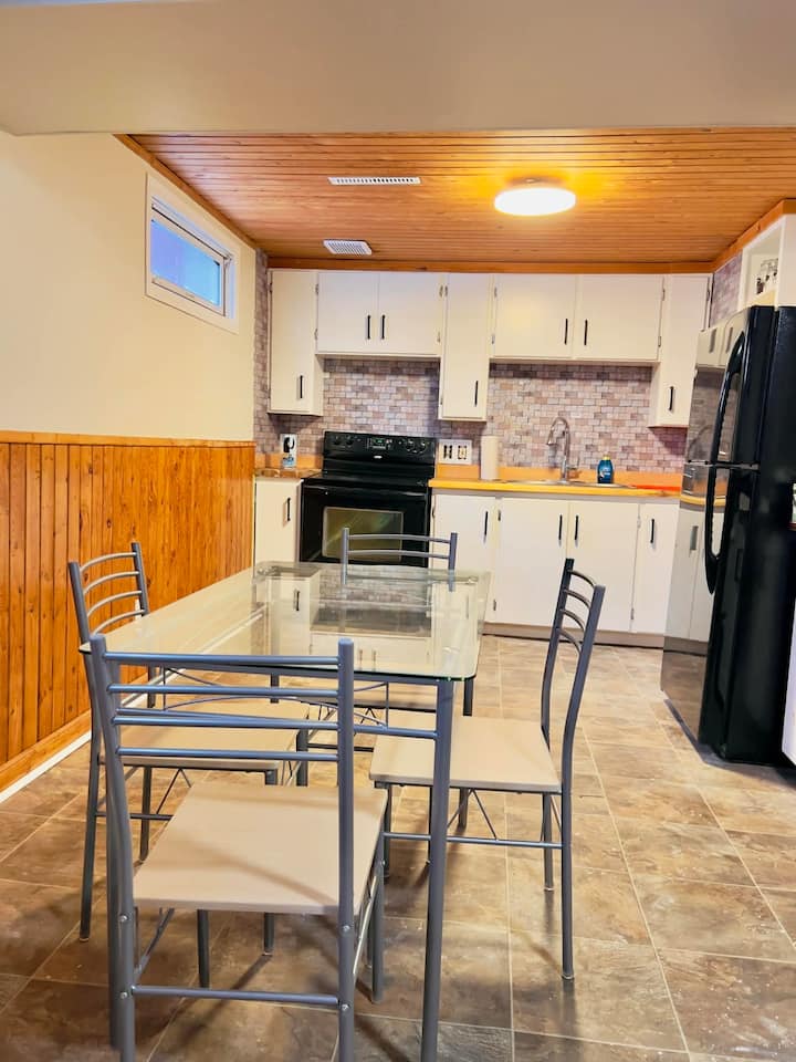 Cottage In The City - Saskatoon