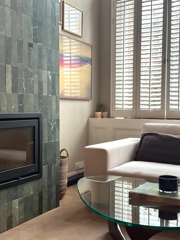 Stylish Spacious Canal-side Apartment In Amsterdam - Amsterdam