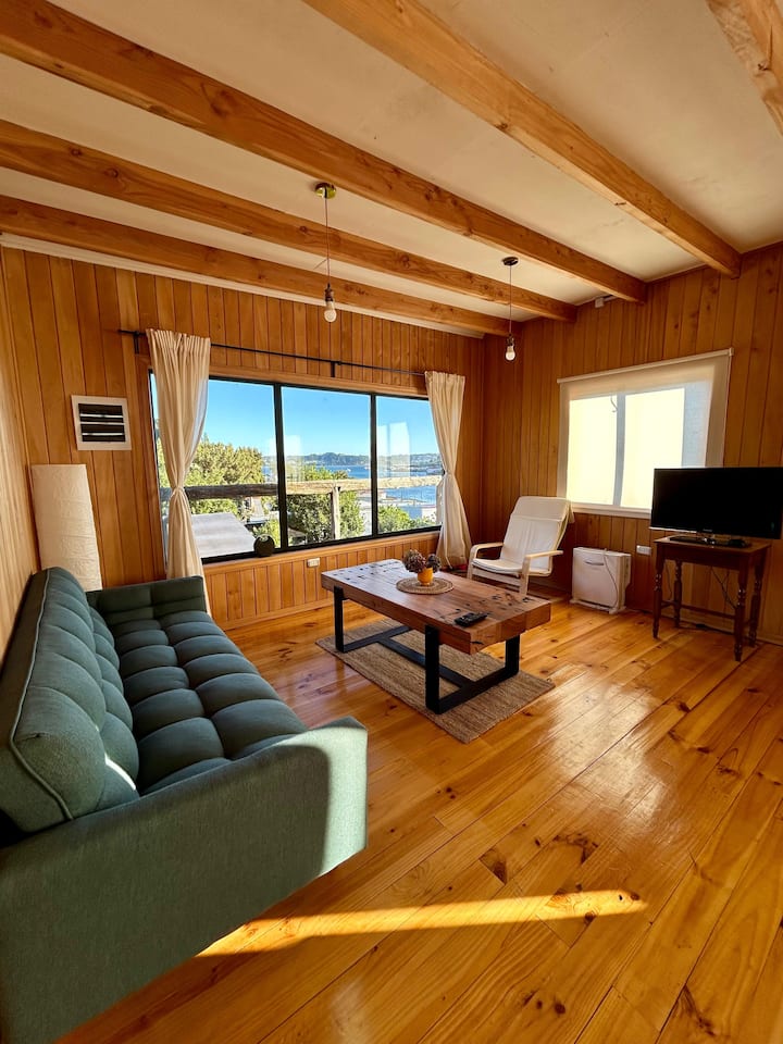 Vista Al Mar, Terraza Y Palafitos. - Castro