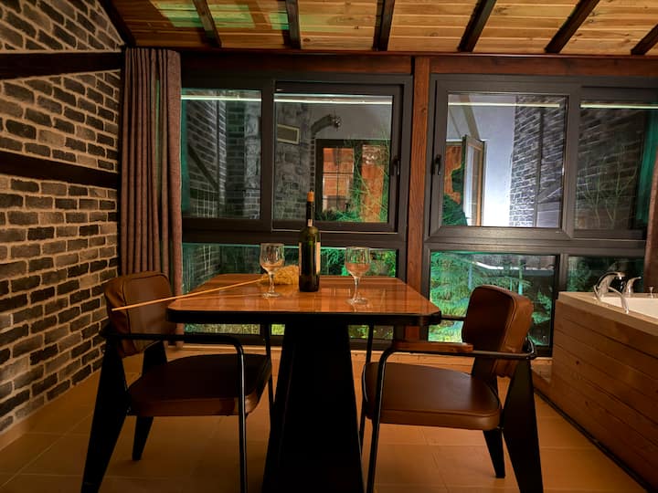 Jakuzili ŞöMineli Vadi Manzaralı Suit Oda - Kocaeli