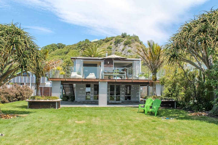 Views And A Large Backyard - Kaikōura
