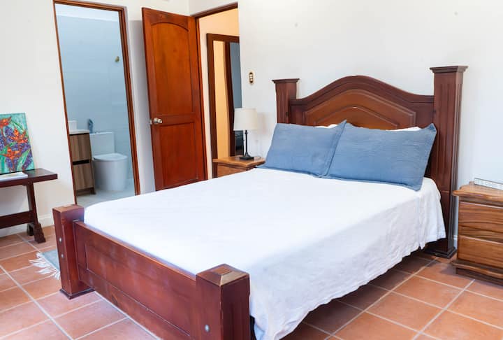 Golden Sunsets, Easy Walk To The Beach - Tamarindo